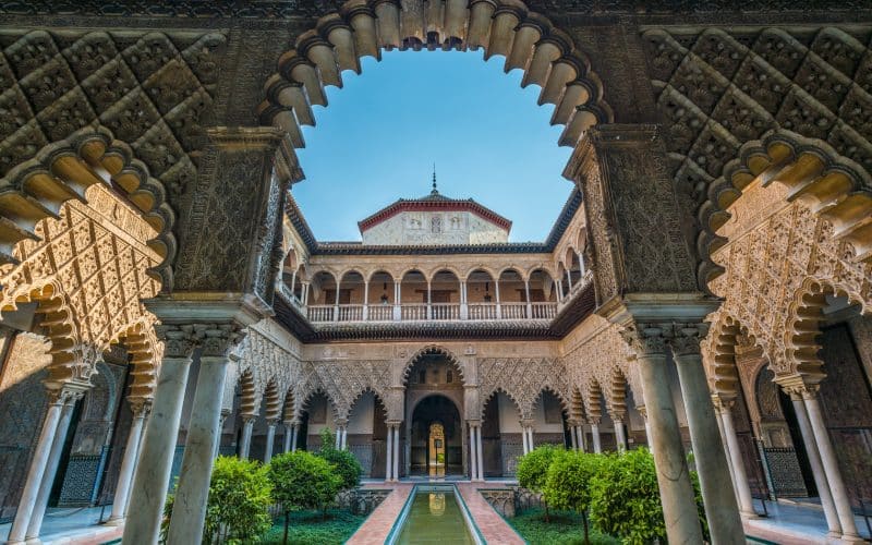Los Palacios Reales de España, el arte testimonio de la historia