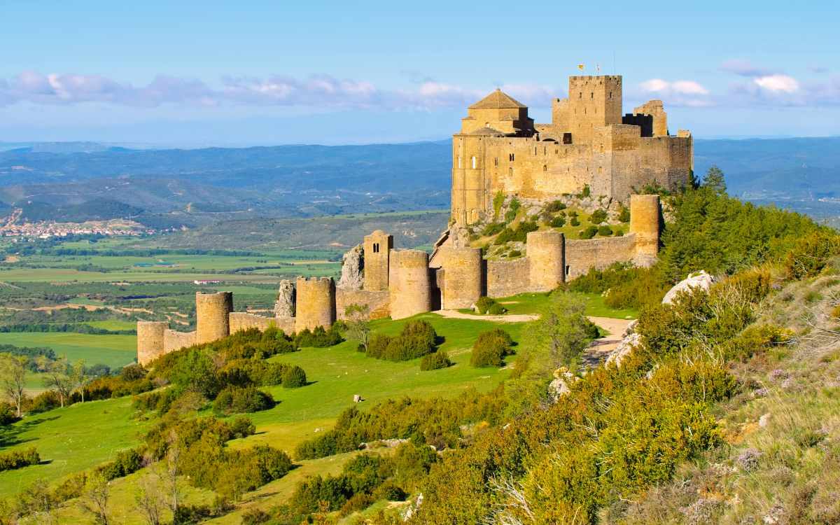 15 espectaculares castillos españoles para viajar a la Edad Media