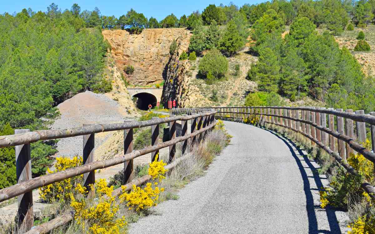 Ruta por la vía verde más larga de España